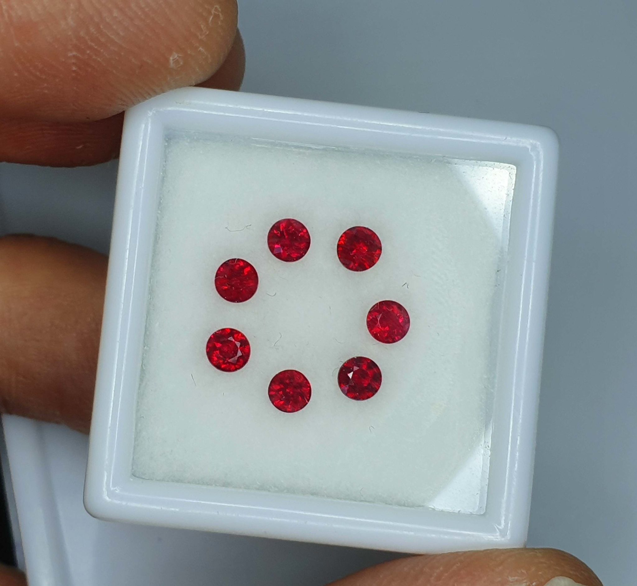 Rubis Rond calibré 2.5 mm - Gemmes-Naturelles